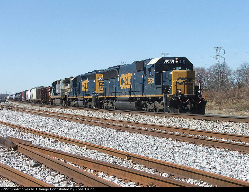 CSX 8588 Q370